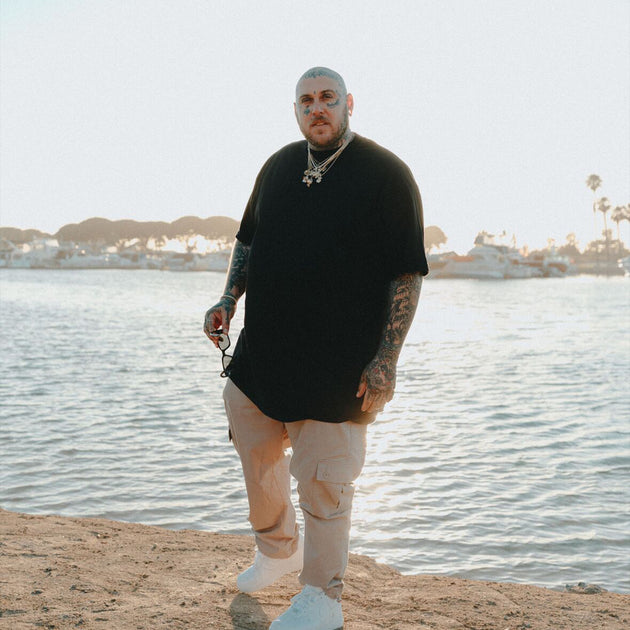 RILEY Unveils Sleek New Record, CITY OF ANGELS Accompanied By New Musi ...